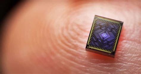 Intel Unveils Tunnel Falls A 12 Qubit Silicon Chip For Quantum Research Know More Silicon Canals