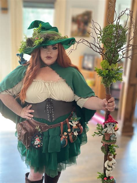 Druid Lily Capelet ~ Dark Green Capelet Green Cape Green Witches Cape