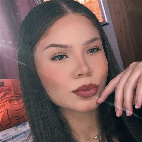 J Lia Tavares Juliattavares On Threads