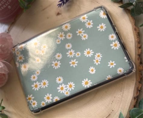 E Reader Case Insert 2 Sided White Flowers Teal Background Marbling E
