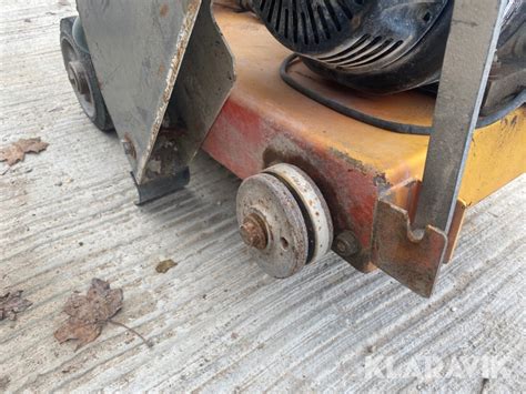 Asfaltskærer Husqvarna Fs 400 Lv Holbæk Klaravik Auktioner