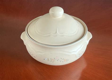 Pfaltzgraff Remembrance Casserole And Serving Set Pfaltzgraff 2 Qt