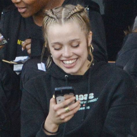 Shiloh Jolie Sparks Concern After Leaving Hospital