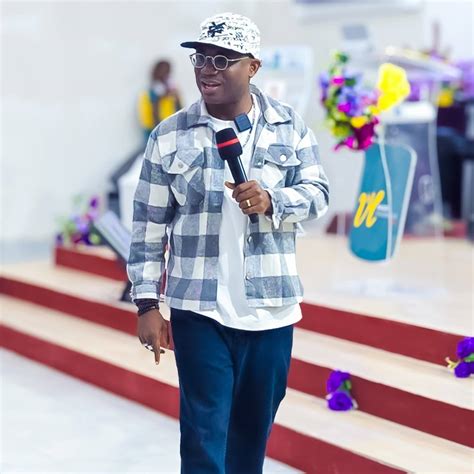 𝐏𝐚𝐬𝐭𝐞𝐮𝐫 𝐂𝐚𝐦𝐢𝐥𝐥𝐞 𝐍𝐢𝐧𝐝𝐣𝐢𝐧