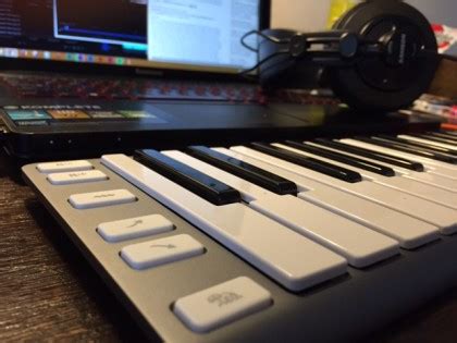 Review CME Xkey MIDI Controller Audio Mentor