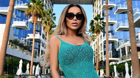 Нора Недкова пак в Дубай ходи в емирството за N ти път