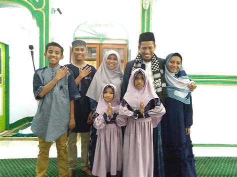 Berkenalan Lebih Dekat Dengan Keluarga Saadiah Uluputty Fraksi Pks