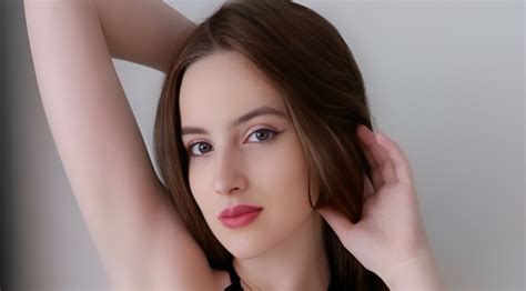 Anny Walker Actress Age Wiki Biography Height Net Worth Photos Weight Career More