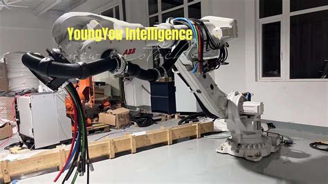 Cnc Robot Arm Abb Irb 6700 Robot In Automobile Weld Grinding