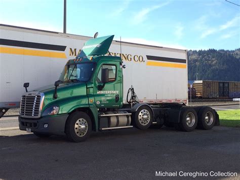 Interstate Distributor Co Freightliner Cascadia 4 Axle Daycab Truck