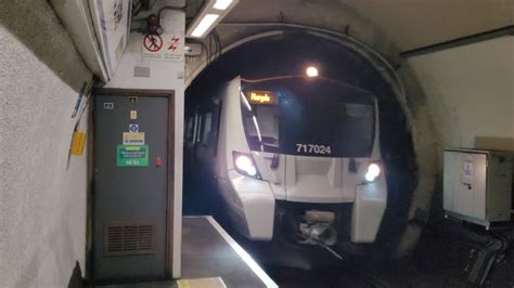 Class 717 Arrives At Old Street Underground Great Northern Thameslink Youtube