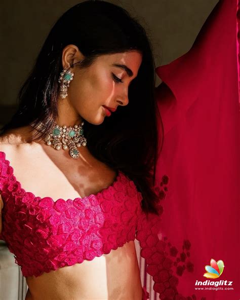 Pooja Hegde Photos Bollywood Actress Photos Images Gallery Stills And Clips Indiaglitz Com