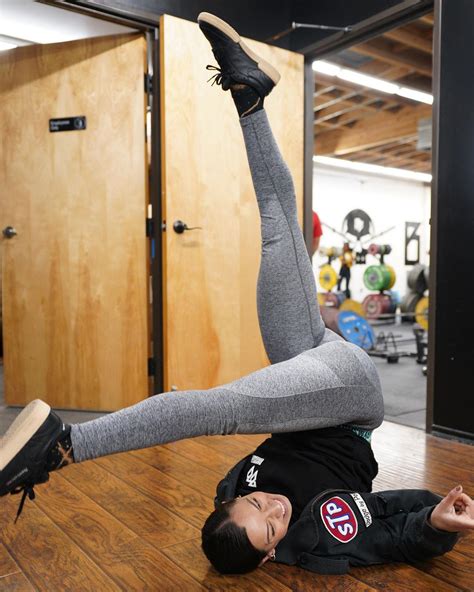 She Has A Different Way Of Stretching Porn Pic Eporner