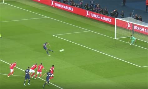 Video Mbappe Ice Cold From The Spot Despite Transfer Speculation