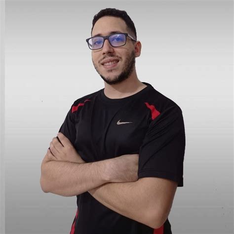 about mikael rocha medium