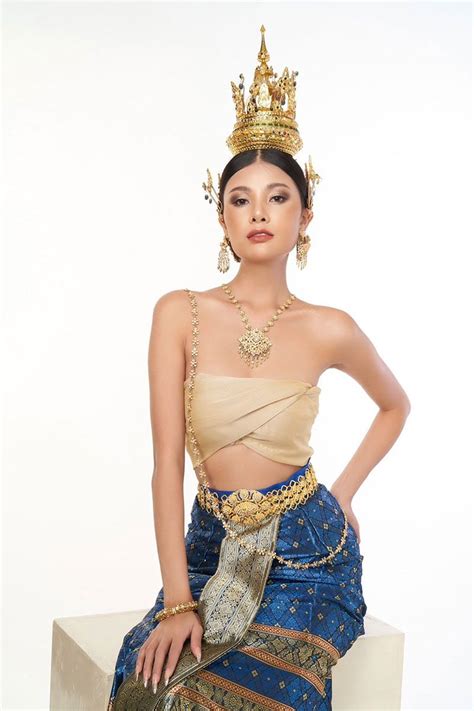 ผู้หญิง 3 สาว ‘miss Sexy Thailand อวด ความงามอย่างไทยในวันสงกรานต์