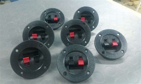 Conector Altavoces De Segunda Mano Por 10 Eur En La Línea De La Concepción En Wallapop