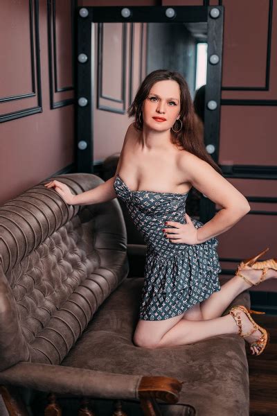 Women Who Are Online Now MeetBrides