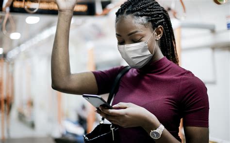 You Can Soon Unlock Your IPhone While Wearing A Mask FMT