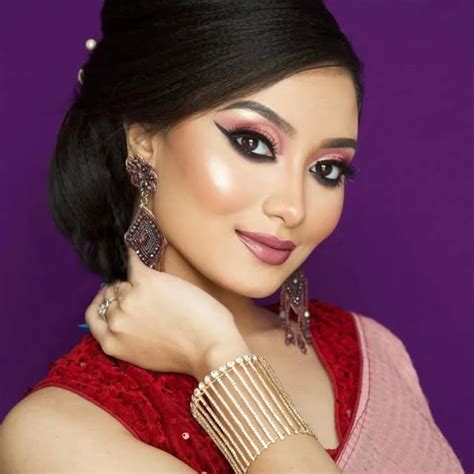 Fiza Yasmeen Shaikh🧿 Itsfizashaikh • Threads Say More