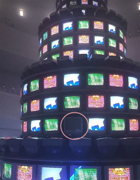 백남준 다다익선 복원 마쳤지만 여전히 인공호흡기 단 상태 한국경제