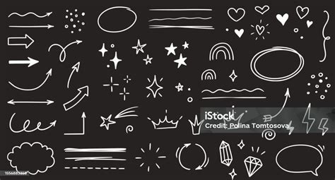 칠판 배경에 선 화살표 요소 별 하트 모양을 스케치합니다 손으로 그린 낙서 스케치 스타일 원 구름 말풍선 그런지 요소 화살 별 하트 장식 벡터 검은색에 대한 스톡 벡터 아트