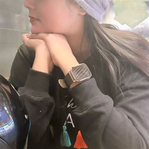 Advocate Saloni Khan📚👩‍🎓 And Mekup Artist ️ Isaloni Khan • Threads Say More