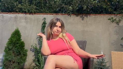 Nipsandstrips Smoking And Farting Outside Manyvids
