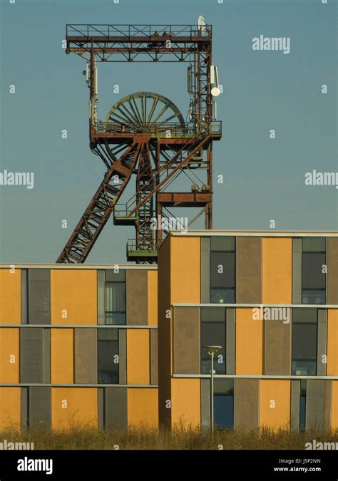 Inoperative Rust Coal Scaffold Scaffolding Storefronts Closing Frdergerst Stock Photo Alamy