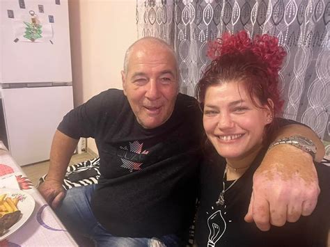 Жана Бергендорф се показа напълно натурална от дома си феновете в шаш ето как изглежда без