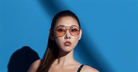 모델 한혜진 여름철 인기 마린룩 완성