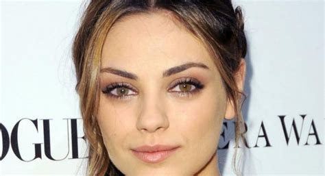 Biasa Baeh Mila Kunis Eyes