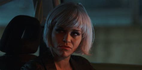 Бизнисот на задоволството оди на Бахамите СТАНДАРД Life