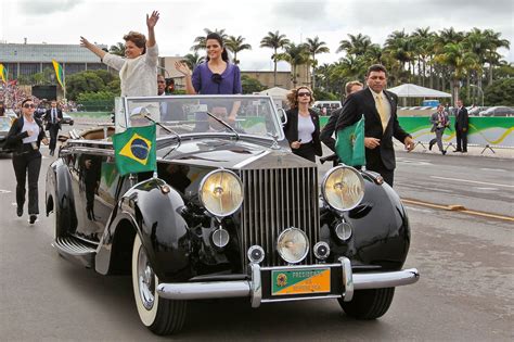 Rainha Não Doou Rolls Royce Usado Por Presidentes Do Brasil Conheça A Lenda Cnn Brasil