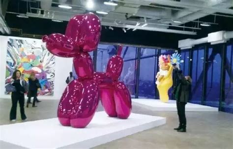 全球最贵的在世艺术家 杰夫·昆斯 ：“我的作品既贵又俗” Koons