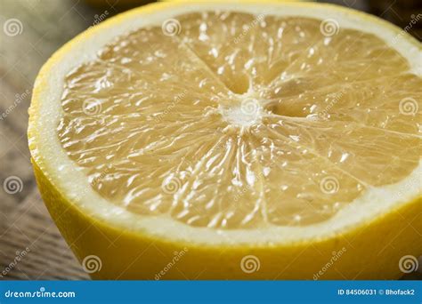 Сырцовый органический белый грейпфрут Стоковое Изображение ...