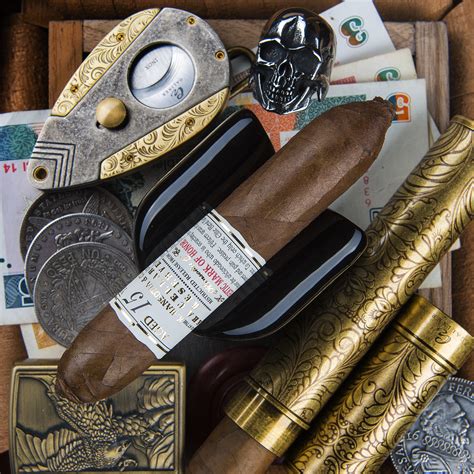 Сигары Gurkha Cellar Reserve Aged 15 years Solara Double Robusto ...