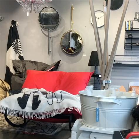 디자인편집샵 하우스 오브 세그먼트 신세계 강남 9층 바카라 앞에서 팝업 중입니다 18일화까지 많은 방문 부탁드려요~ 팝업존에 없는 상품도 구매 가능합니다 다양한