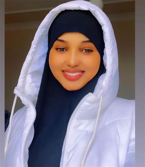 Faiza Hussein Bashiir 🧕 On Instagram 🥰😍 Cute Couple Poses Cute