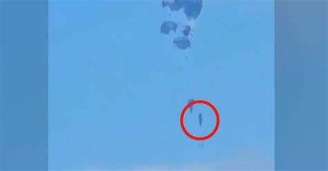 ‘공중 투하 구호품에 맞아…가자주민 5명 사망