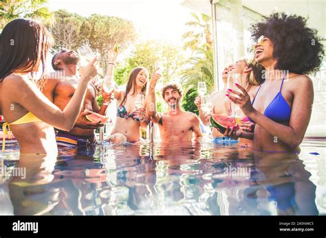 Pool Party Bikini Banque De Photographies Et Dimages à Haute