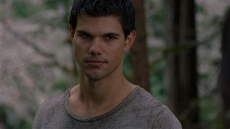 Twilights Taylor Lautner Jokes About His New Fiancée Being Team Edward