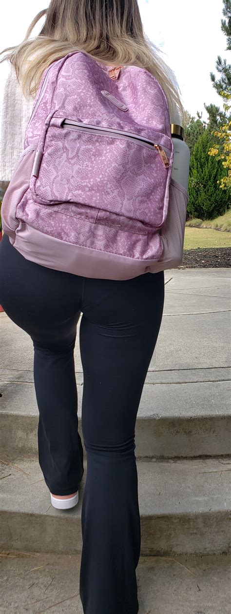 College Girl With Cute Vpl Spandex Leggings And Yoga Pants Forum