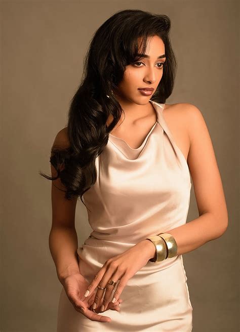 కన్నప్ప ఫేమ్ ప్రీతి ముకుందన్ గ్లామర్ ఫొటోలు Actress Preity