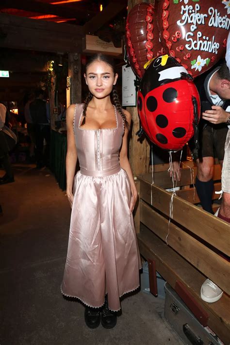 Sexy Leni Klum Boobs At Oktoberfest In Munich 12thblog