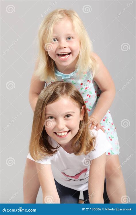 Petites Filles Mignonnes Photo Stock Image Du Innocence