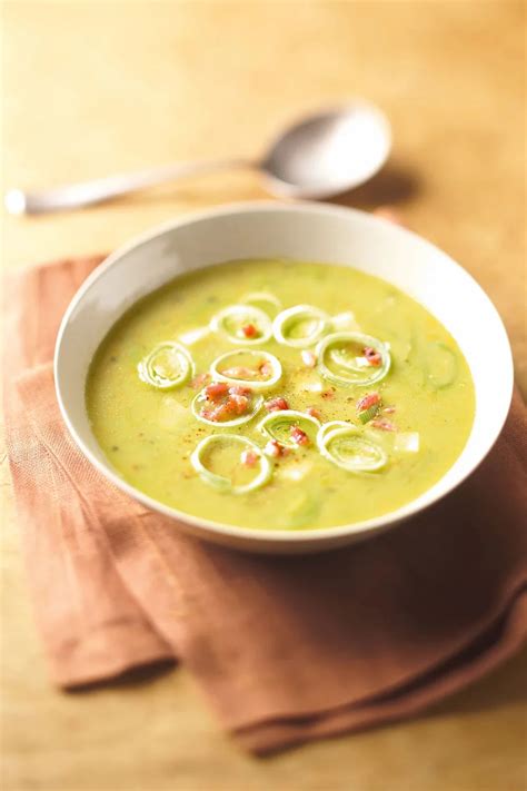 15 Soupes Réconfortantes Aux Saveurs De Lautomne Soupe Poireaux Recette Soupe Poireaux