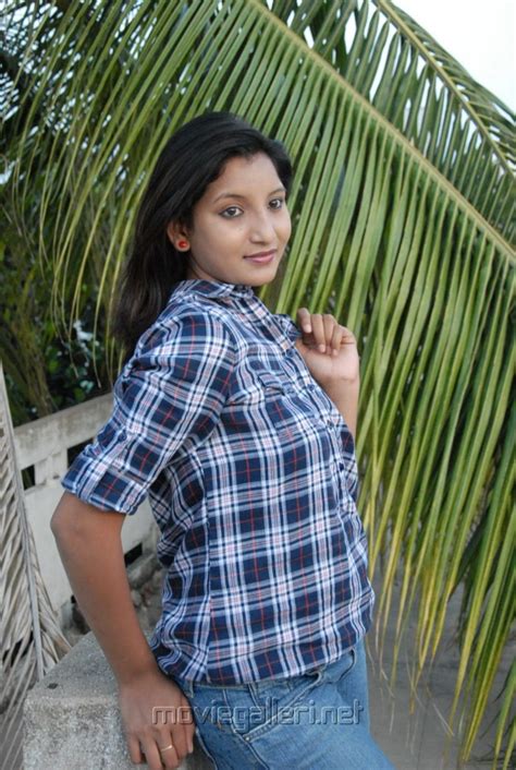 Telugu Web World Telugu Actress Vinisha In Ladies Check Shirt Photo