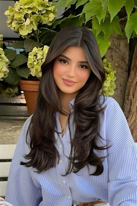 10 Stunning Long Layered Hairstyles With Face Framing Touches Insiderlyfe
