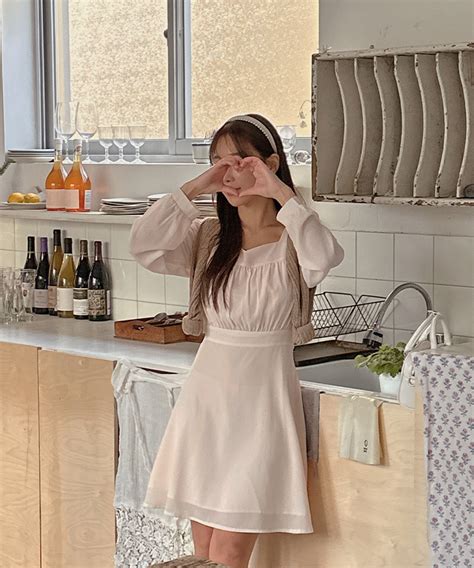 리리앤코 미니롱 샤린디 쉬폰 셔링 하트넥 원피스